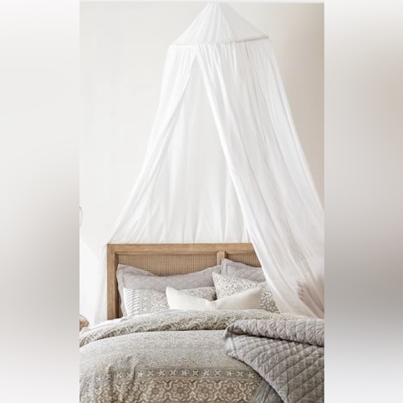 Pottery Barn | Bedding | Pottery Barn Sheer Canopy Swag With Loops Ties ...